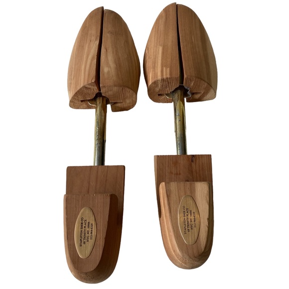 Stapleton Shoe Company | Shoes | Mens Cedar Wood Adjustable Shoe Trees ...